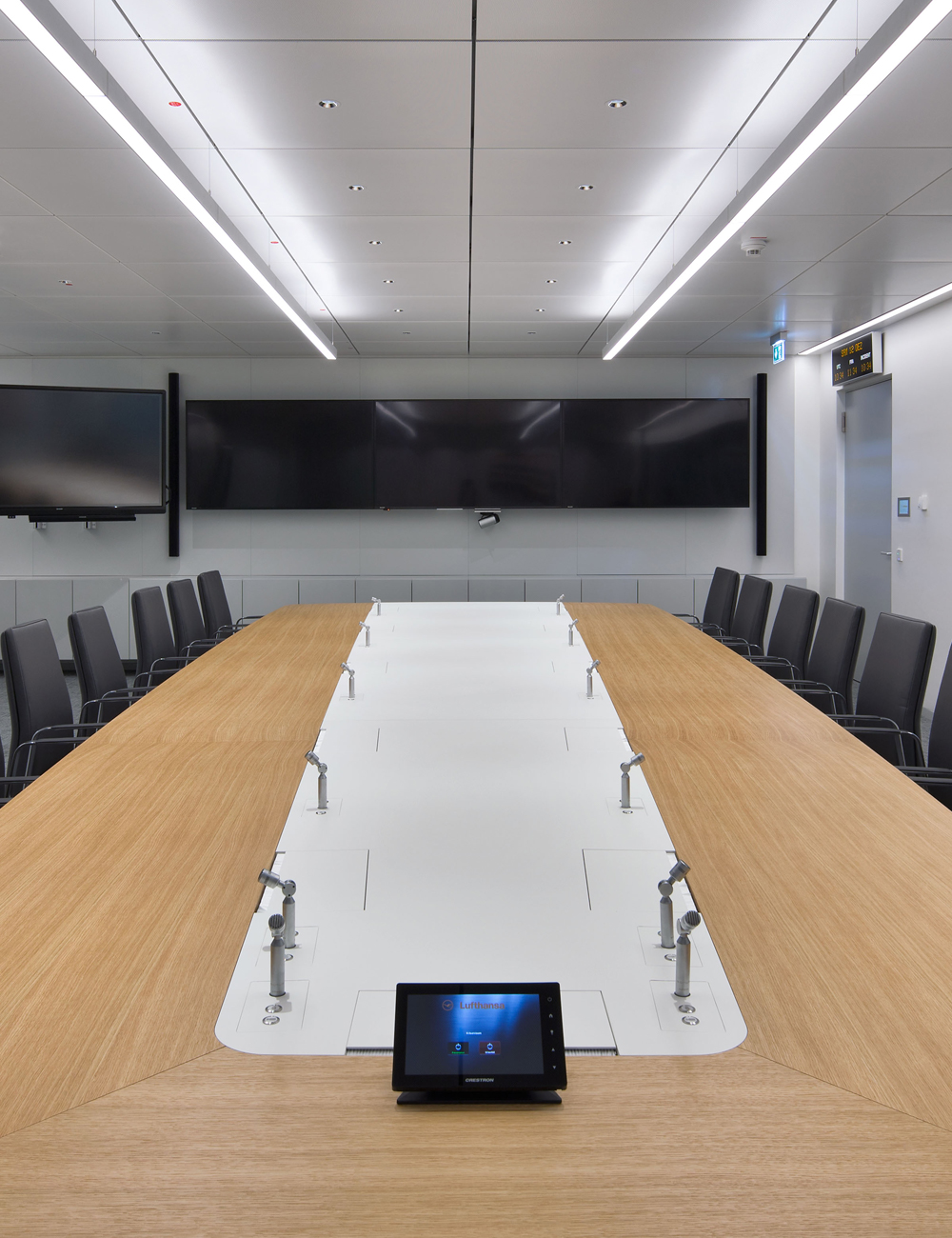 Lufthansa IOCC | Licht 01 Lighting Design